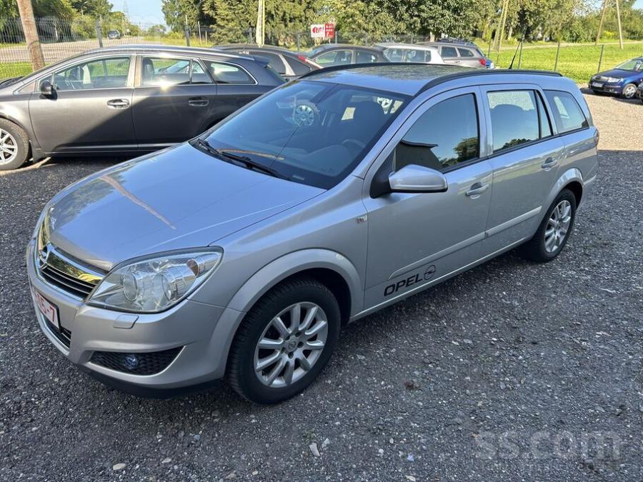 Pelēks Opel Astra 2008 Limbaži, ar dzinēja tilpumu 1.80 L un nobraukumu 217 tūkst. km par 3150 €, foto 1 vietnē AUTOMOTO.COM.LV