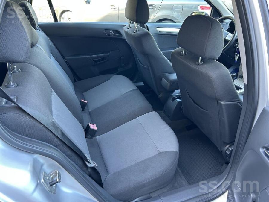 Pelēks Opel Astra 2008 Limbaži, ar dzinēja tilpumu 1.80 L un nobraukumu 217 tūkst. km par 3150 €, foto 10 vietnē AUTOMOTO.COM.LV