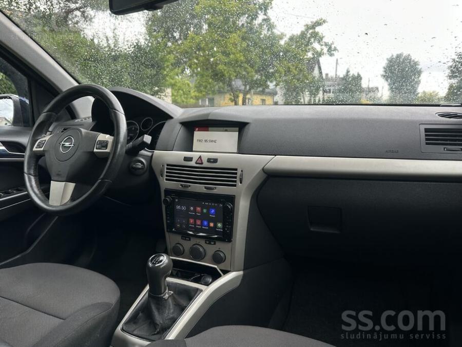 Grey Opel Astra 2008 in Jelgava, with an engine capacity of 1.70 L and mileage of 265 thousand km for 1750 €, photo 14 on AUTOMOTO.COM.LV