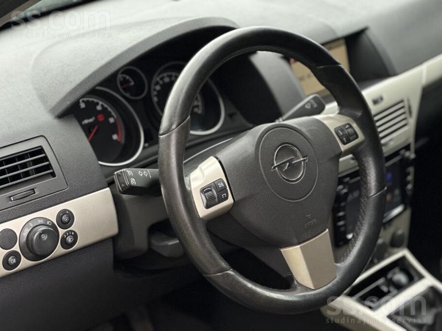 Grey Opel Astra 2008 in Jelgava, with an engine capacity of 1.70 L and mileage of 265 thousand km for 1750 €, photo 18 on AUTOMOTO.COM.LV