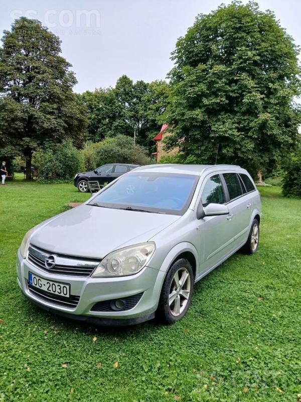 Pelēks Opel Astra 2008 Rīga, ar dzinēja tilpumu 1.90 L un nobraukumu 0 tūkst. km par 1400 €, foto 1 vietnē AUTOMOTO.COM.LV