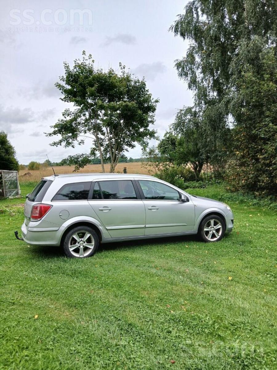 Pelēks Opel Astra 2008 Rīga, ar dzinēja tilpumu 1.90 L un nobraukumu 0 tūkst. km par 1400 €, foto 4 vietnē AUTOMOTO.COM.LV