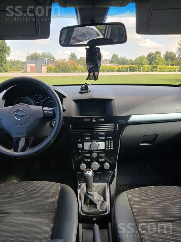 Pelēks Opel Astra 2008 Rīga, ar dzinēja tilpumu 1.90 L un nobraukumu 0 tūkst. km par 1400 €, foto 5 vietnē AUTOMOTO.COM.LV