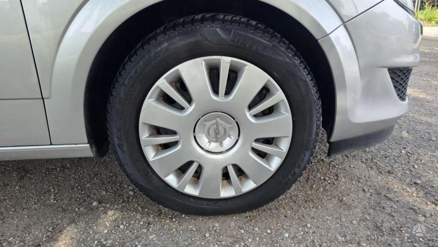 Pelēks Opel Astra 2008 Šauļi, ar dzinēja tilpumu 1.90 L un nobraukumu 280 tūkst. km par 1999 €, foto 13 vietnē AUTOMOTO.COM.LV