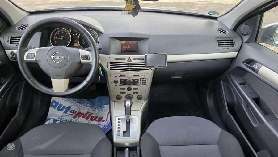 Pelēks Opel Astra 2008 Šauļi, ar dzinēja tilpumu 1.90 L un nobraukumu 280 tūkst. km par 1999 €, foto 19 vietnē AUTOMOTO.COM.LV