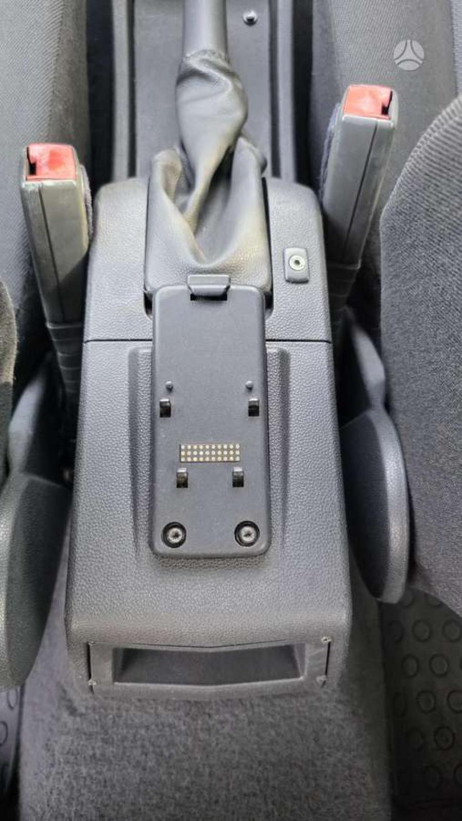 Pelēks Opel Astra 2008 Šauļi, ar dzinēja tilpumu 1.90 L un nobraukumu 280 tūkst. km par 1999 €, foto 24 vietnē AUTOMOTO.COM.LV