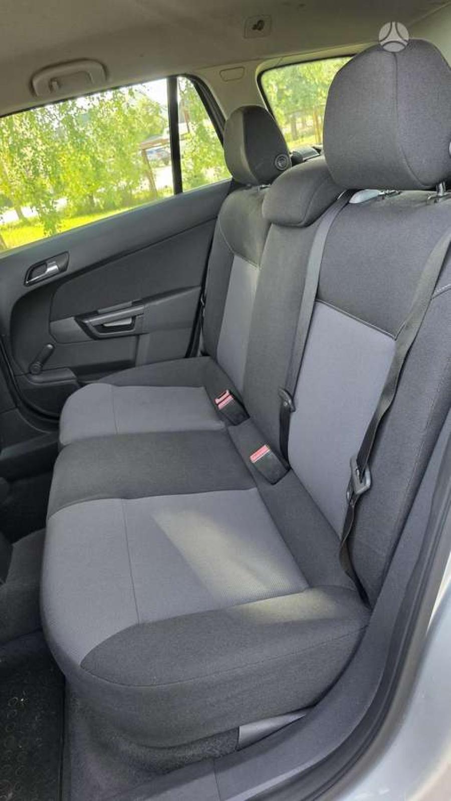 Pelēks Opel Astra 2008 Šauļi, ar dzinēja tilpumu 1.90 L un nobraukumu 280 tūkst. km par 1999 €, foto 31 vietnē AUTOMOTO.COM.LV