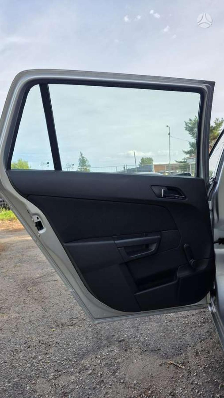 Pelēks Opel Astra 2008 Šauļi, ar dzinēja tilpumu 1.90 L un nobraukumu 280 tūkst. km par 1999 €, foto 32 vietnē AUTOMOTO.COM.LV