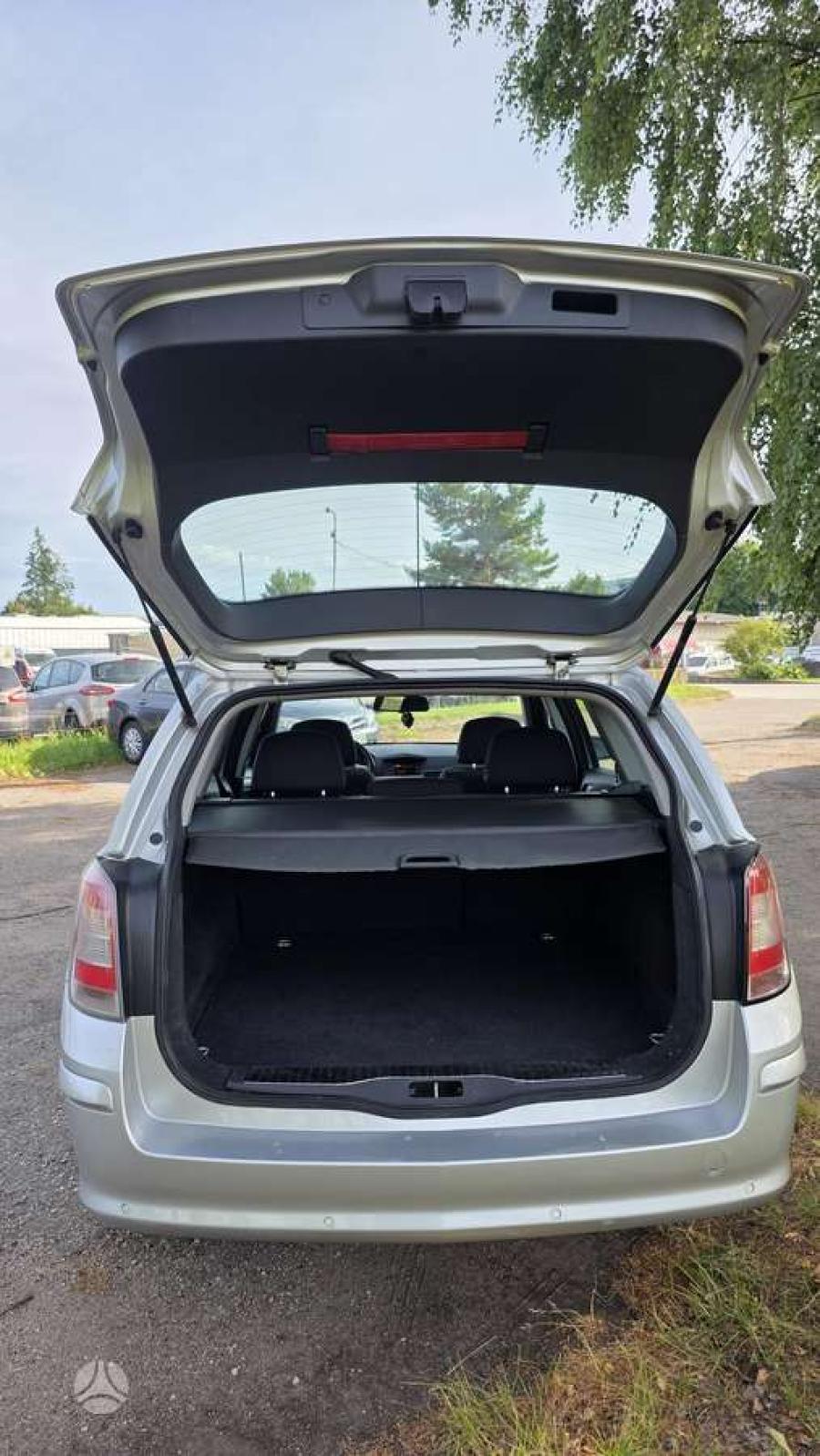 Pelēks Opel Astra 2008 Šauļi, ar dzinēja tilpumu 1.90 L un nobraukumu 280 tūkst. km par 1999 €, foto 33 vietnē AUTOMOTO.COM.LV