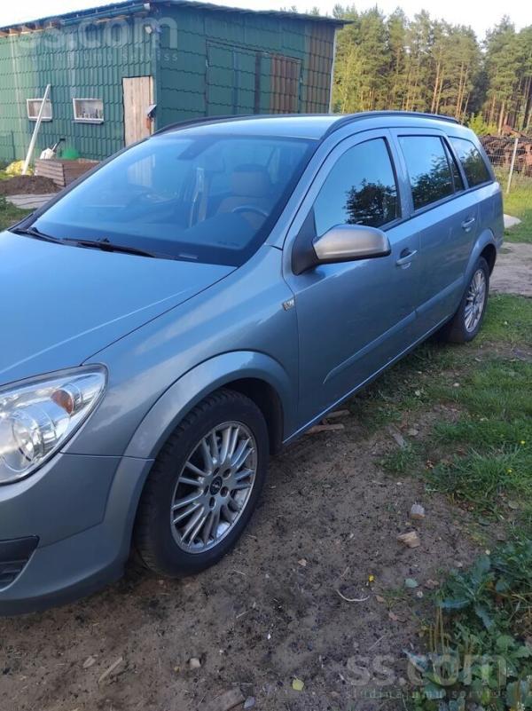 Pelēks Opel Astra 2008 Rīga, ar dzinēja tilpumu 1.90 L un nobraukumu 234 tūkst. km par 1900 €, foto 3 vietnē AUTOMOTO.COM.LV