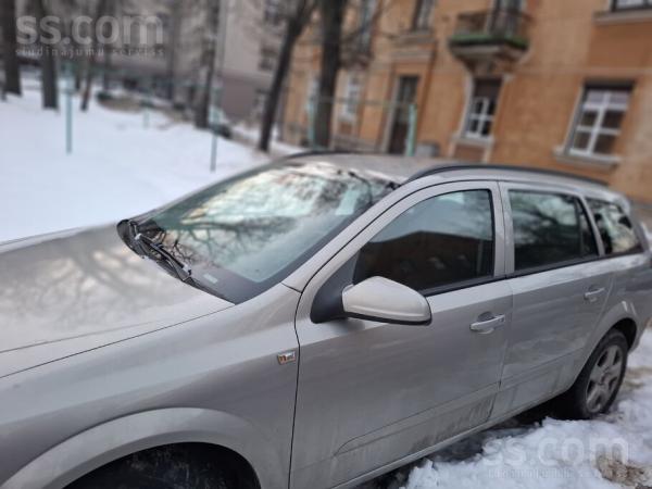 Опель Астра 2008 в Даугавпилс на AUTOMOTO.COM.LV Серый Опель Астра 2008 в Даугавпилс, объемом двигателя 1.70 л и пробегом 308 тыс. км за 2300 €, фото 4 на AUTOMOTO.COM.LV