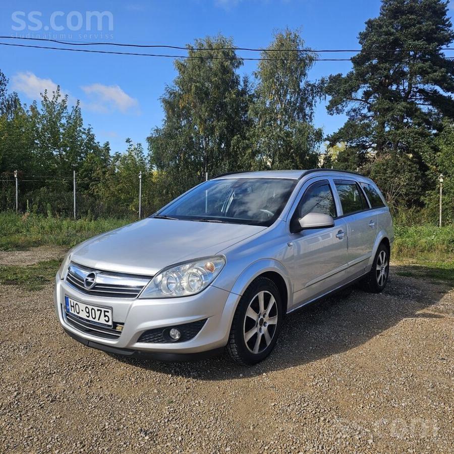 Серый Опель Астра 2008 в Рига, объемом двигателя 1.90 л и пробегом 360 тыс. км за 1890 €, фото 1 на AUTOMOTO.COM.LV