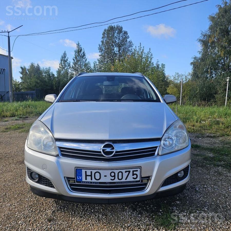 Серый Опель Астра 2008 в Рига, объемом двигателя 1.90 л и пробегом 360 тыс. км за 1890 €, фото 3 на AUTOMOTO.COM.LV