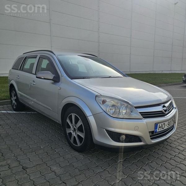 Pelēks Opel Astra 2008 Rīga, ar dzinēja tilpumu 1.90 L un nobraukumu 360 tūkst. km par 1440 €, foto 4 vietnē AUTOMOTO.COM.LV