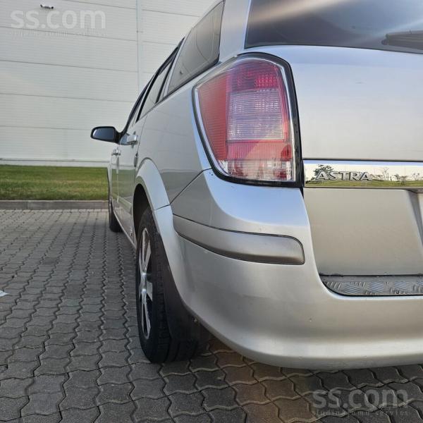 Pelēks Opel Astra 2008 Rīga, ar dzinēja tilpumu 1.90 L un nobraukumu 360 tūkst. km par 1440 €, foto 7 vietnē AUTOMOTO.COM.LV
