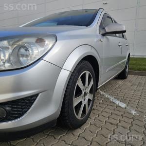 Pelēks Opel Astra 2008 Rīga, ar dzinēja tilpumu 1.90 L un nobraukumu 360 tūkst. km par 1440 €, foto 8 vietnē AUTOMOTO.COM.LV