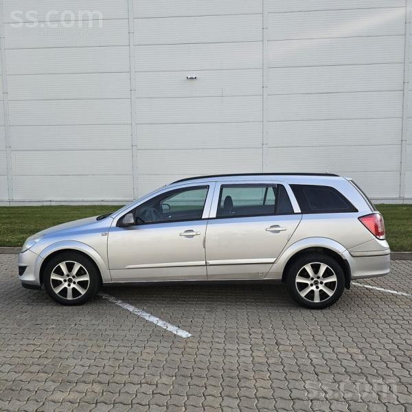 Pelēks Opel Astra 2008 Rīga, ar dzinēja tilpumu 1.90 L un nobraukumu 360 tūkst. km par 1440 €, foto 9 vietnē AUTOMOTO.COM.LV