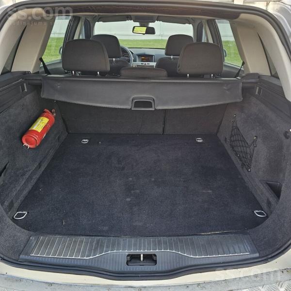 Pelēks Opel Astra 2008 Rīga, ar dzinēja tilpumu 1.90 L un nobraukumu 360 tūkst. km par 1440 €, foto 10 vietnē AUTOMOTO.COM.LV