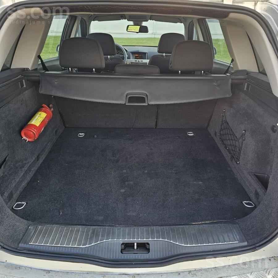 Pelēks Opel Astra 2008 Rīga, ar dzinēja tilpumu 1.90 L un nobraukumu 360 tūkst. km par 1440 €, foto 10 vietnē AUTOMOTO.COM.LV