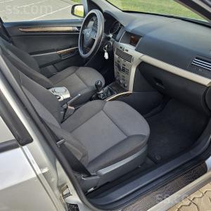 Pelēks Opel Astra 2008 Rīga, ar dzinēja tilpumu 1.90 L un nobraukumu 360 tūkst. km par 1440 €, foto 12 vietnē AUTOMOTO.COM.LV