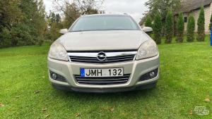 Grey Opel Astra 2008 in Vilnius, with an engine capacity of 1.70 L and mileage of 335 thousand km for 650 €, photo 3 on AUTOMOTO.COM.LV