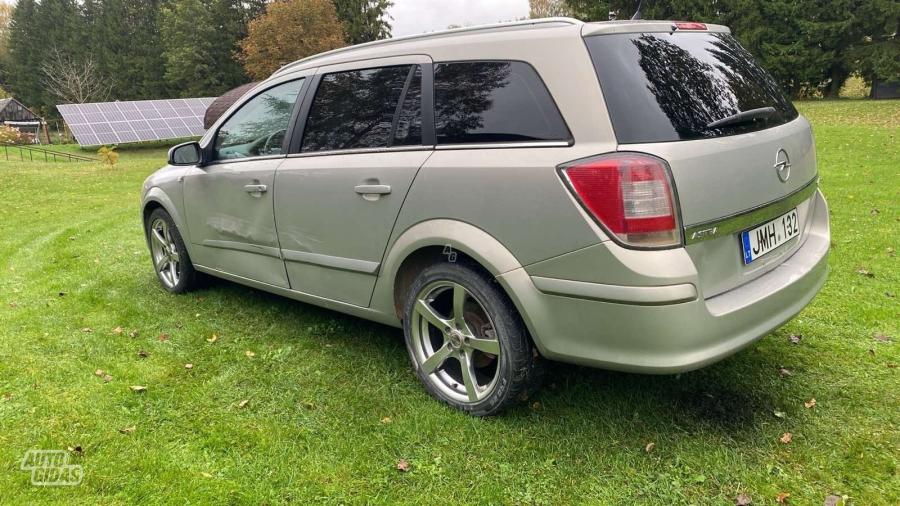 Grey Opel Astra 2008 in Vilnius, with an engine capacity of 1.70 L and mileage of 335 thousand km for 650 €, photo 5 on AUTOMOTO.COM.LV