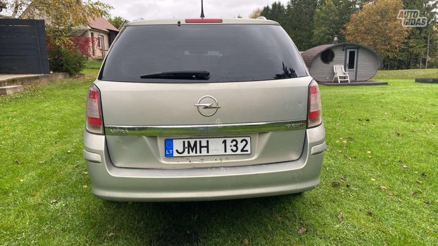 Grey Opel Astra 2008 in Vilnius, with an engine capacity of 1.70 L and mileage of 335 thousand km for 650 €, photo 7 on AUTOMOTO.COM.LV