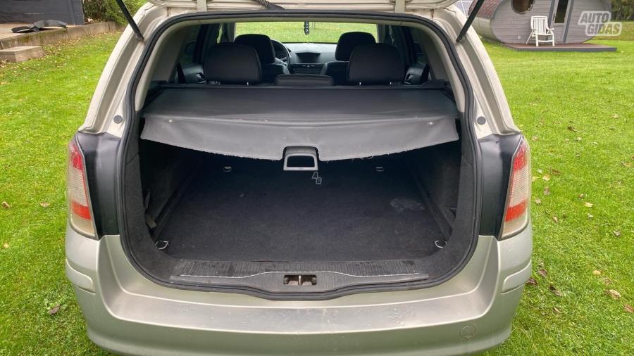 Grey Opel Astra 2008 in Vilnius, with an engine capacity of 1.70 L and mileage of 335 thousand km for 650 €, photo 11 on AUTOMOTO.COM.LV