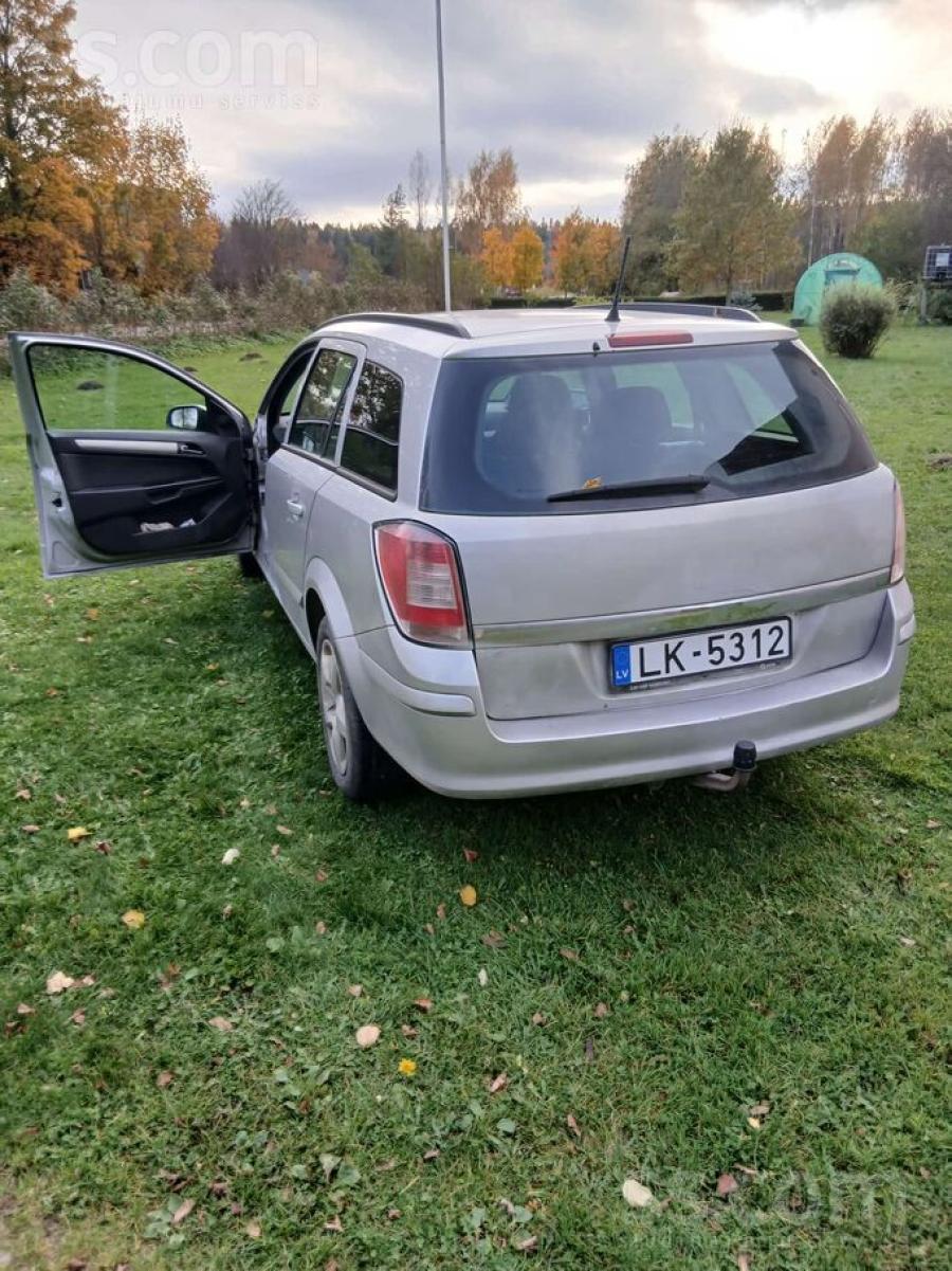 Pelēks Opel Astra 2008 Ogre, ar dzinēja tilpumu 1.70 L un nobraukumu 383 tūkst. km par 2000 €, foto 1 vietnē AUTOMOTO.COM.LV