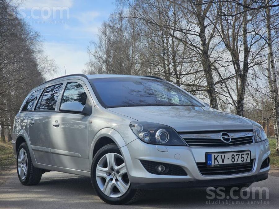 Grey Opel Astra 2009 in Tukums, with an engine capacity of 1.90 L and mileage of 278 thousand km for 2490 €, photo 1 on AUTOMOTO.COM.LV