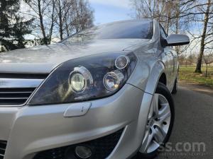 Grey Opel Astra 2009 in Tukums, with an engine capacity of 1.90 L and mileage of 278 thousand km for 2490 €, photo 10 on AUTOMOTO.COM.LV