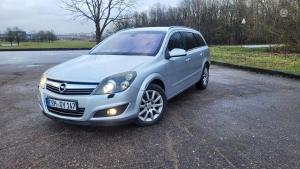 Grey Opel Astra 2009 in Kaunas, with an engine capacity of 1.91 L and mileage of 385 thousand km for 1990 €, photo  on AUTOMOTO.COM.LV