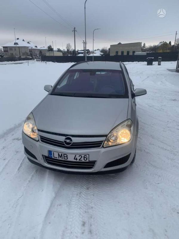 Pelēks Opel Astra 2009 Tauragė, ar dzinēja tilpumu 1.69 L un nobraukumu 126 tūkst. km par 1300 €, foto 1 vietnē AUTOMOTO.COM.LV
