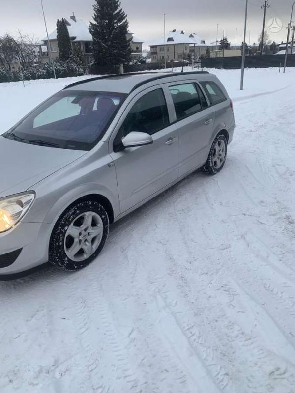 Pelēks Opel Astra 2009 Tauragė, ar dzinēja tilpumu 1.69 L un nobraukumu 126 tūkst. km par 1300 €, foto 10 vietnē AUTOMOTO.COM.LV