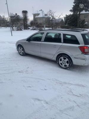 Grey Opel Astra 2009 in Taurage, with an engine capacity of 1.69 L and mileage of 126 thousand km for 1300 €, photo 11 on AUTOMOTO.COM.LV