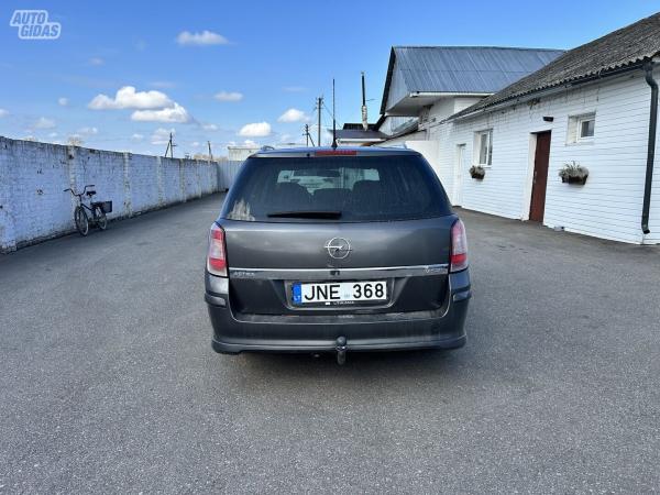 Grey Opel Astra 2009 in Varena, with an engine capacity of 1.70 L and mileage of 448 thousand km for 1500 €, photo 6 on AUTOMOTO.COM.LV