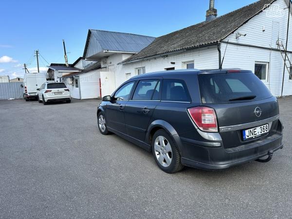 Grey Opel Astra 2009 in Varena, with an engine capacity of 1.70 L and mileage of 448 thousand km for 1500 €, photo 7 on AUTOMOTO.COM.LV