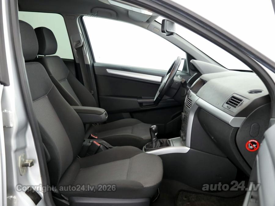 Pelēks Opel Astra 2009 Tallina, ar dzinēja tilpumu 1.70 L un nobraukumu 368 tūkst. km par 1299 €, foto 7 vietnē AUTOMOTO.COM.LV