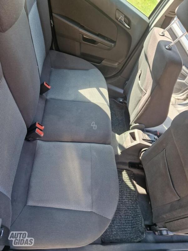 Grey Opel Astra 2009 in Kalvarija, with an engine capacity of 1.70 L and mileage of 220 thousand km for 2300 €, photo 6 on AUTOMOTO.COM.LV