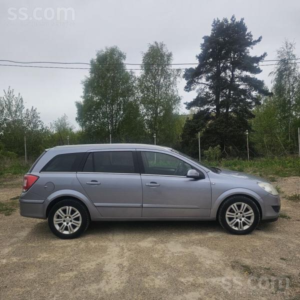 Pelēks Opel Astra 2009 Rīga, ar dzinēja tilpumu 1.70 L un nobraukumu 310 tūkst. km par 2110 €, foto 6 vietnē AUTOMOTO.COM.LV