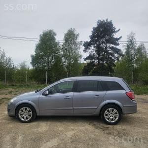 Pelēks Opel Astra 2009 Rīga, ar dzinēja tilpumu 1.70 L un nobraukumu 310 tūkst. km par 2110 €, foto 8 vietnē AUTOMOTO.COM.LV