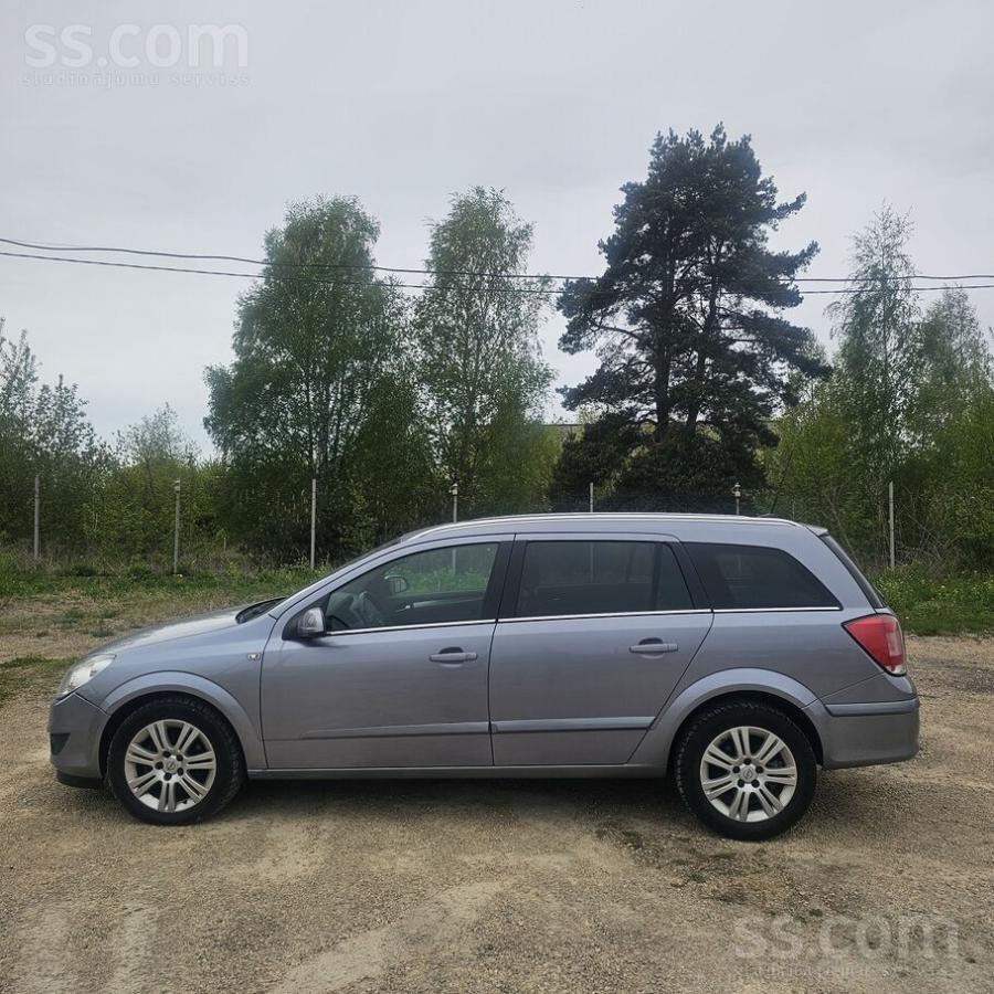 Pelēks Opel Astra 2009 Rīga, ar dzinēja tilpumu 1.70 L un nobraukumu 310 tūkst. km par 2110 €, foto 8 vietnē AUTOMOTO.COM.LV