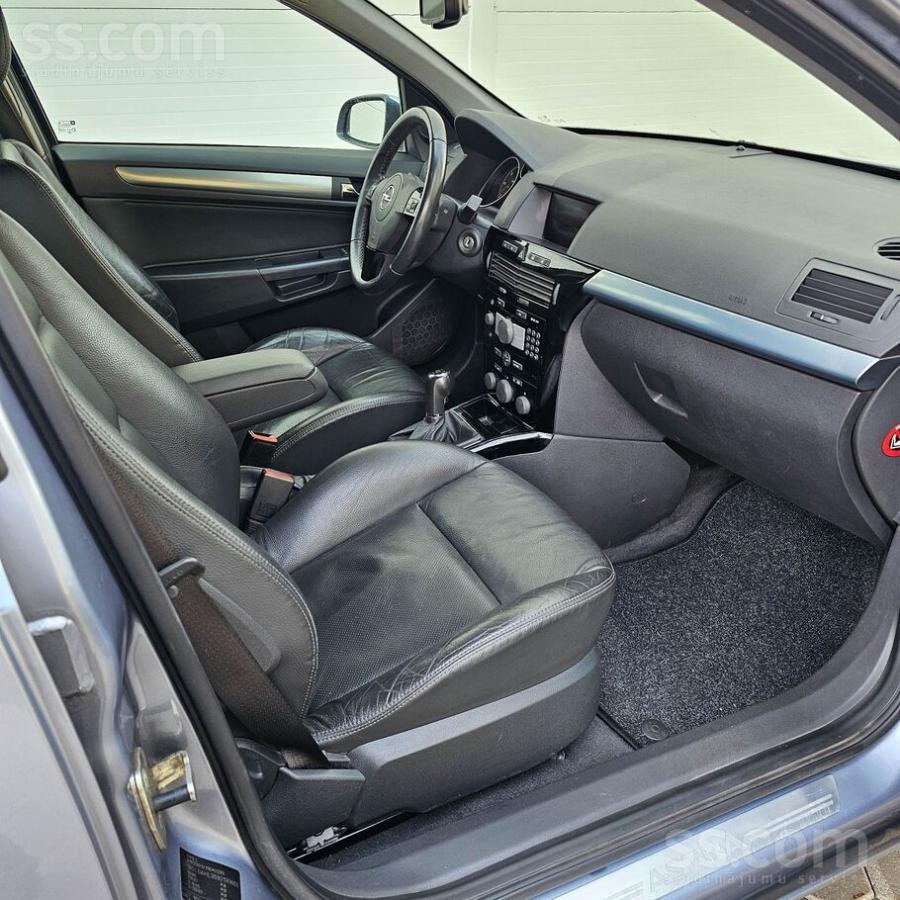 Pelēks Opel Astra 2009 Rīga, ar dzinēja tilpumu 1.70 L un nobraukumu 310 tūkst. km par 2110 €, foto 12 vietnē AUTOMOTO.COM.LV