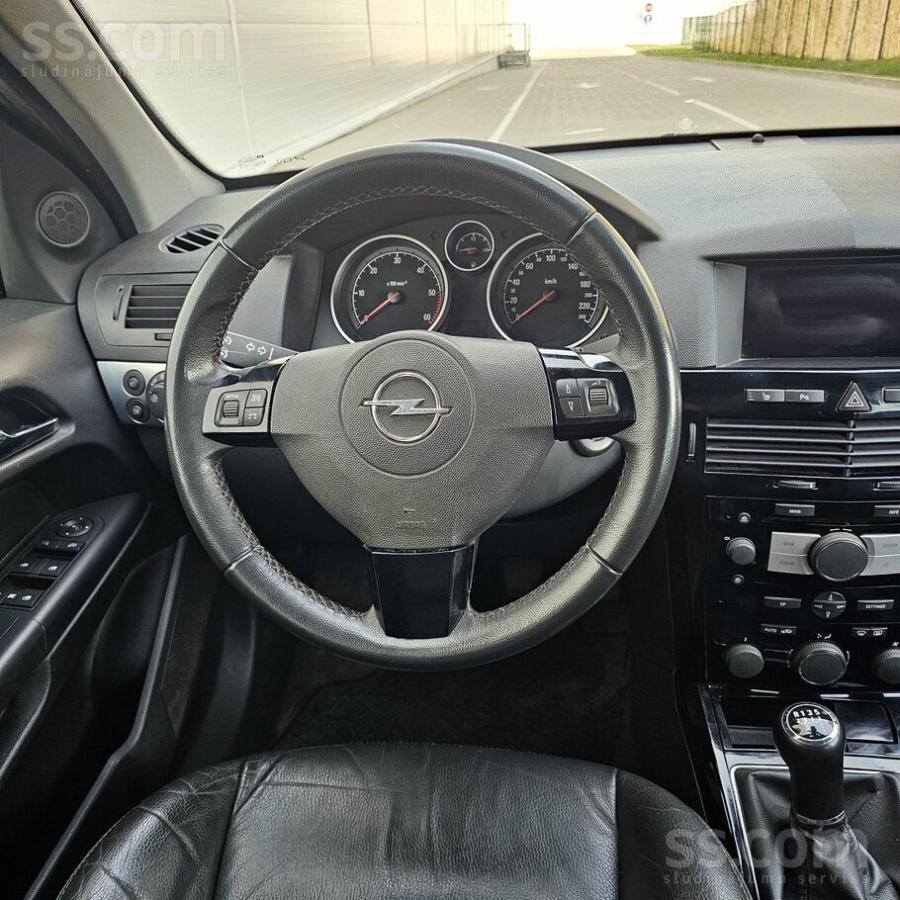 Pelēks Opel Astra 2009 Rīga, ar dzinēja tilpumu 1.70 L un nobraukumu 310 tūkst. km par 2110 €, foto 13 vietnē AUTOMOTO.COM.LV