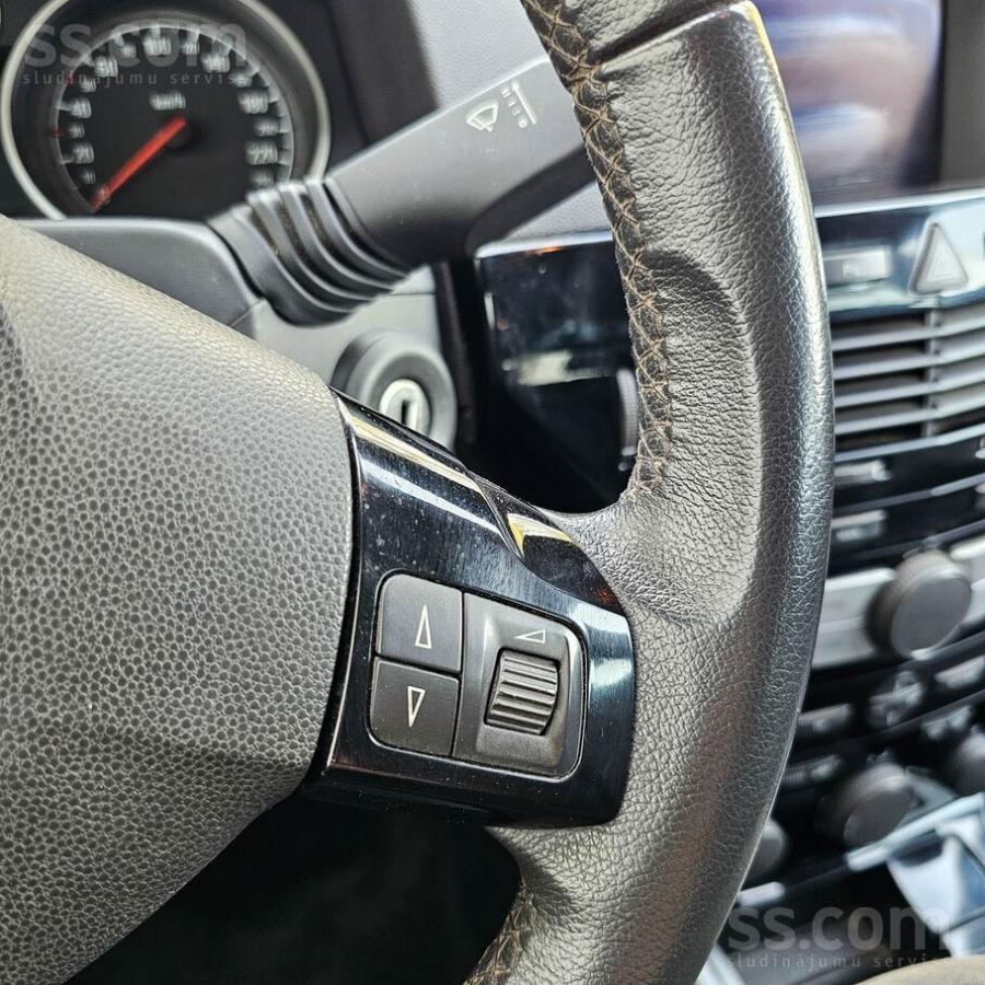 Pelēks Opel Astra 2009 Rīga, ar dzinēja tilpumu 1.70 L un nobraukumu 310 tūkst. km par 2110 €, foto 16 vietnē AUTOMOTO.COM.LV