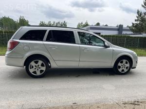 Grey Opel Astra 2009 in Riga, with an engine capacity of 1.70 L and mileage of 335 thousand km for 1200 €, photo 8 on AUTOMOTO.COM.LV