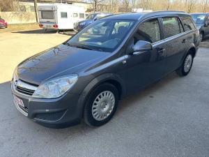 Grey Opel Astra 2009 in Limbazi, with an engine capacity of 1.70 L and mileage of 218 thousand km for 3350 €, photo  on AUTOMOTO.COM.LV