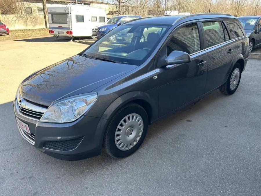 Pelēks Opel Astra 2009 Limbaži, ar dzinēja tilpumu 1.70 L un nobraukumu 218 tūkst. km par 3350 €, foto 1 vietnē AUTOMOTO.COM.LV