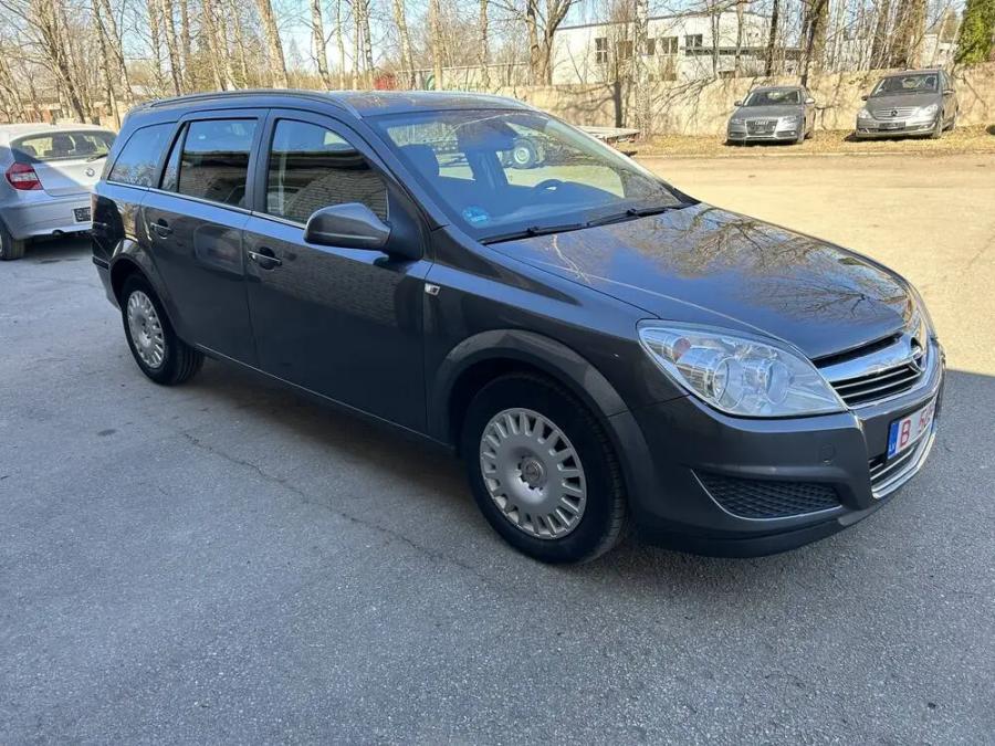 Pelēks Opel Astra 2009 Limbaži, ar dzinēja tilpumu 1.70 L un nobraukumu 218 tūkst. km par 3350 €, foto 4 vietnē AUTOMOTO.COM.LV