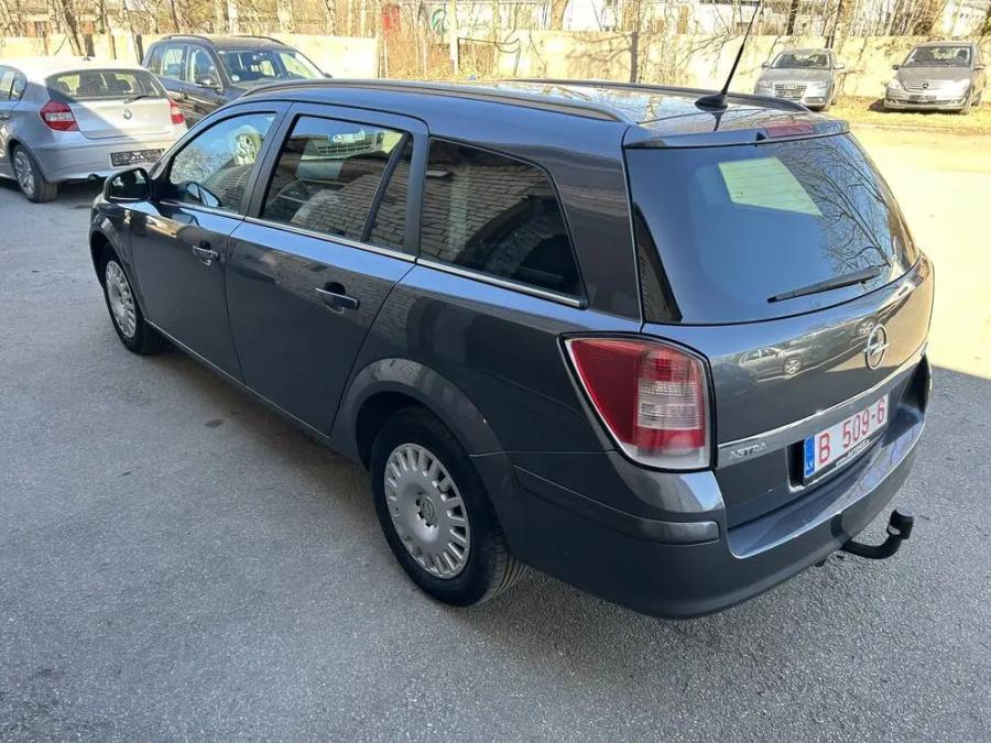 Pelēks Opel Astra 2009 Limbaži, ar dzinēja tilpumu 1.70 L un nobraukumu 218 tūkst. km par 3350 €, foto 5 vietnē AUTOMOTO.COM.LV